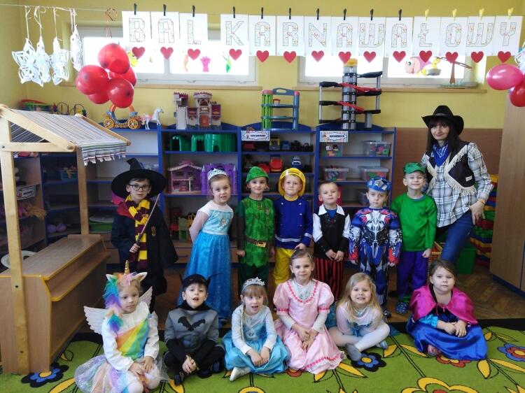 BAL KARNAWAŁOWY - Przedszkole Miejskie nr 1 Bajkowy Świat w Czarnkowie